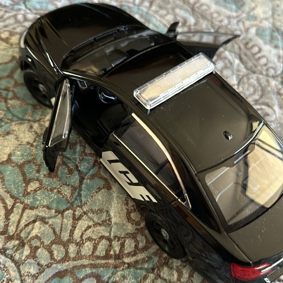 Welly | Toys | 24 Welly Ford Police Interceptor Black | Poshmark